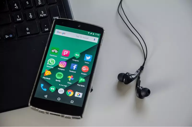 news-google-android-europe-earbuds