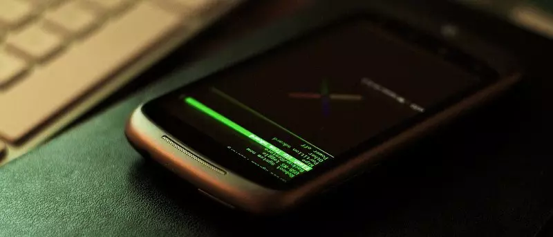 root-jailbreak-téléphone-en vedette