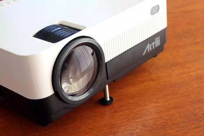 artlii-projector-closeup-линз